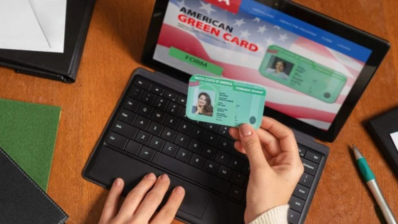 ABD 'green card' programını askıya aldı