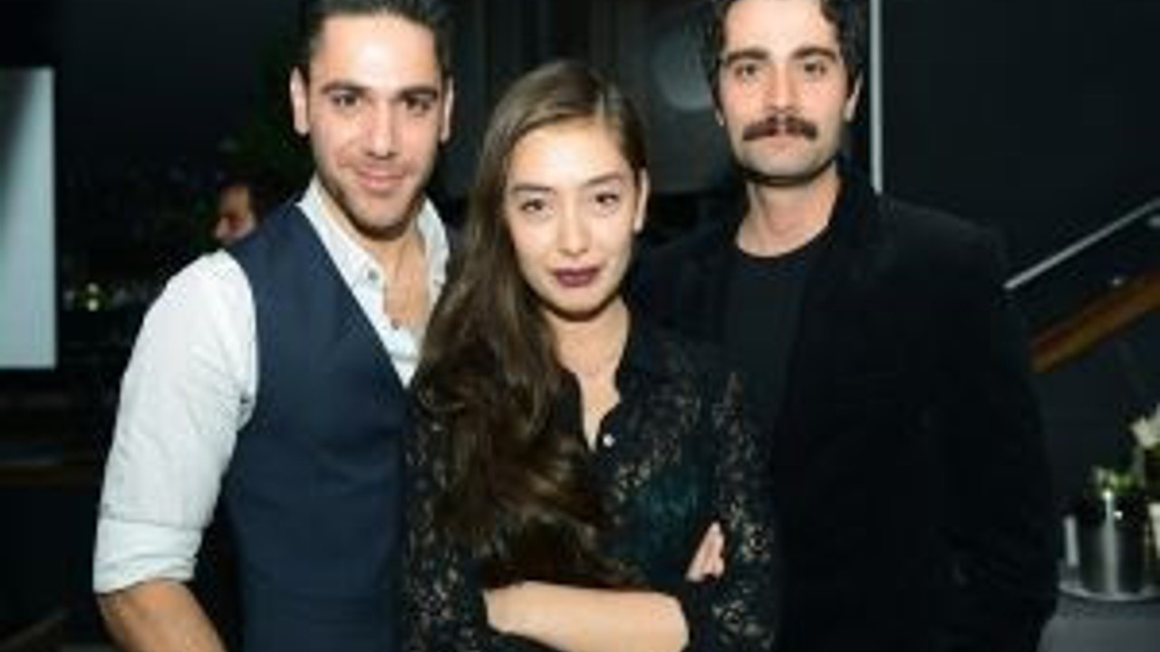 Fatih Harbiye oyuncuları Show’a transferi kutladılar