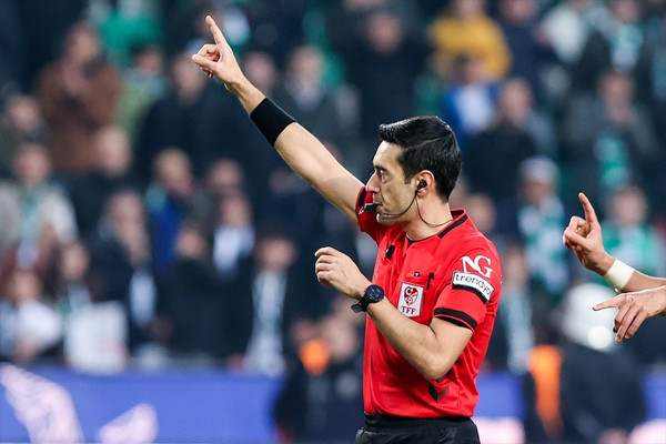 Burak Pakkan Kimdir, Kaç Yaşında, Nereli, Hangi Takımlı, FIFA Kokartı ...