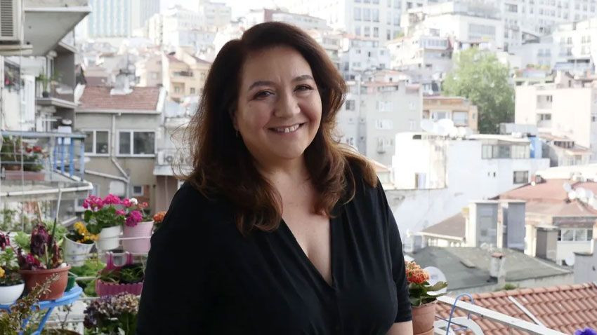 İstanbul ayaklarının altında! Hülya Duyar'ın boğaz manzaralı evi gündem ...